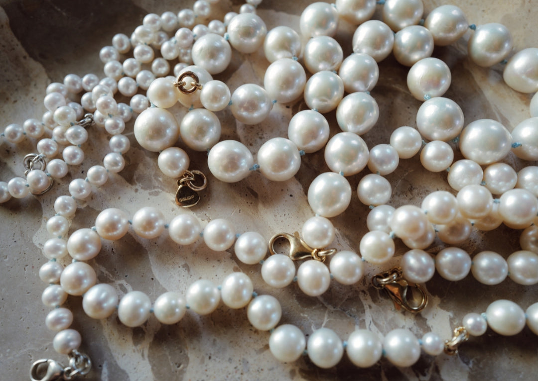 LOVE TOKENS – Daniella Draper