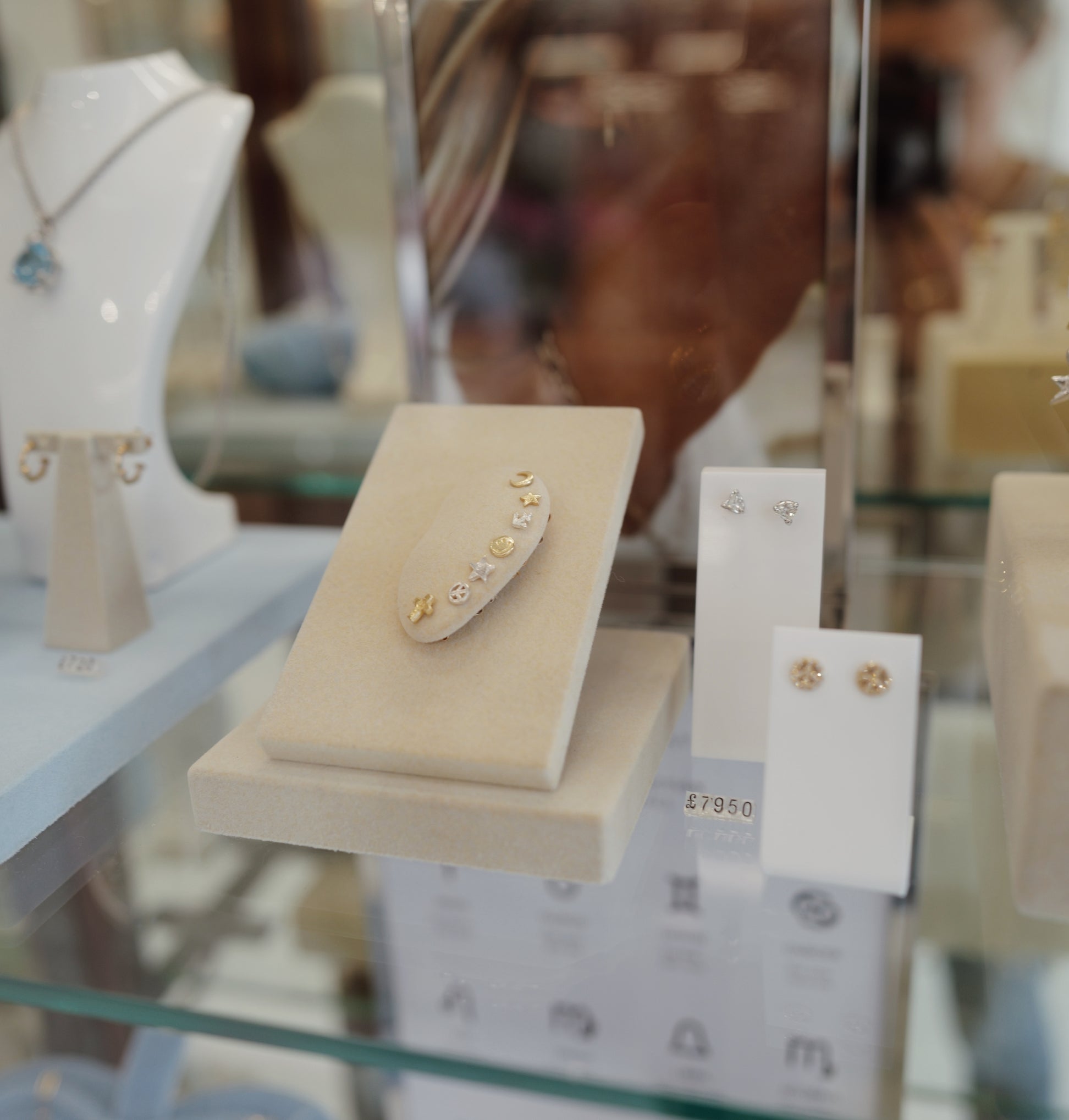 DD Piercing Studio – Daniella Draper