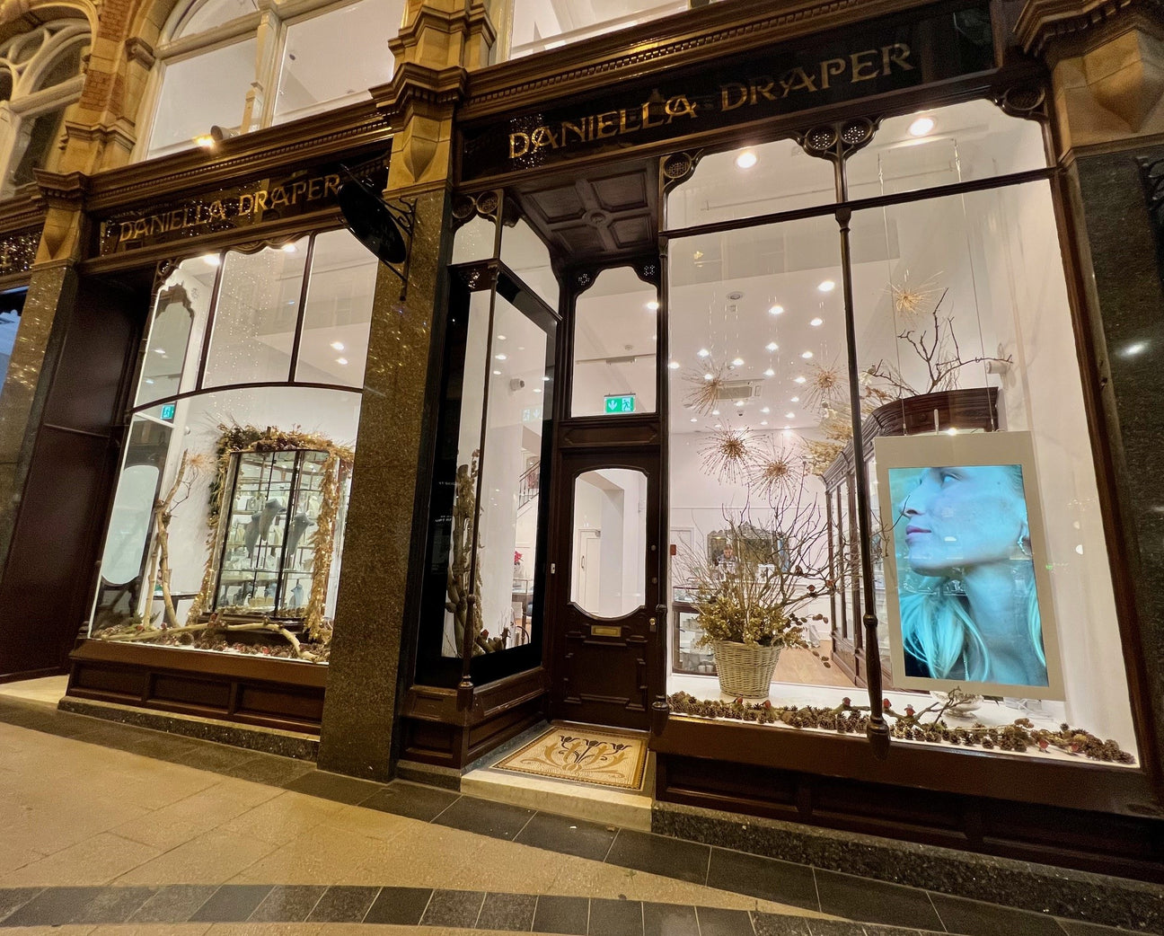 Daniella Draper™ | Our Stores – Daniella Draper UK